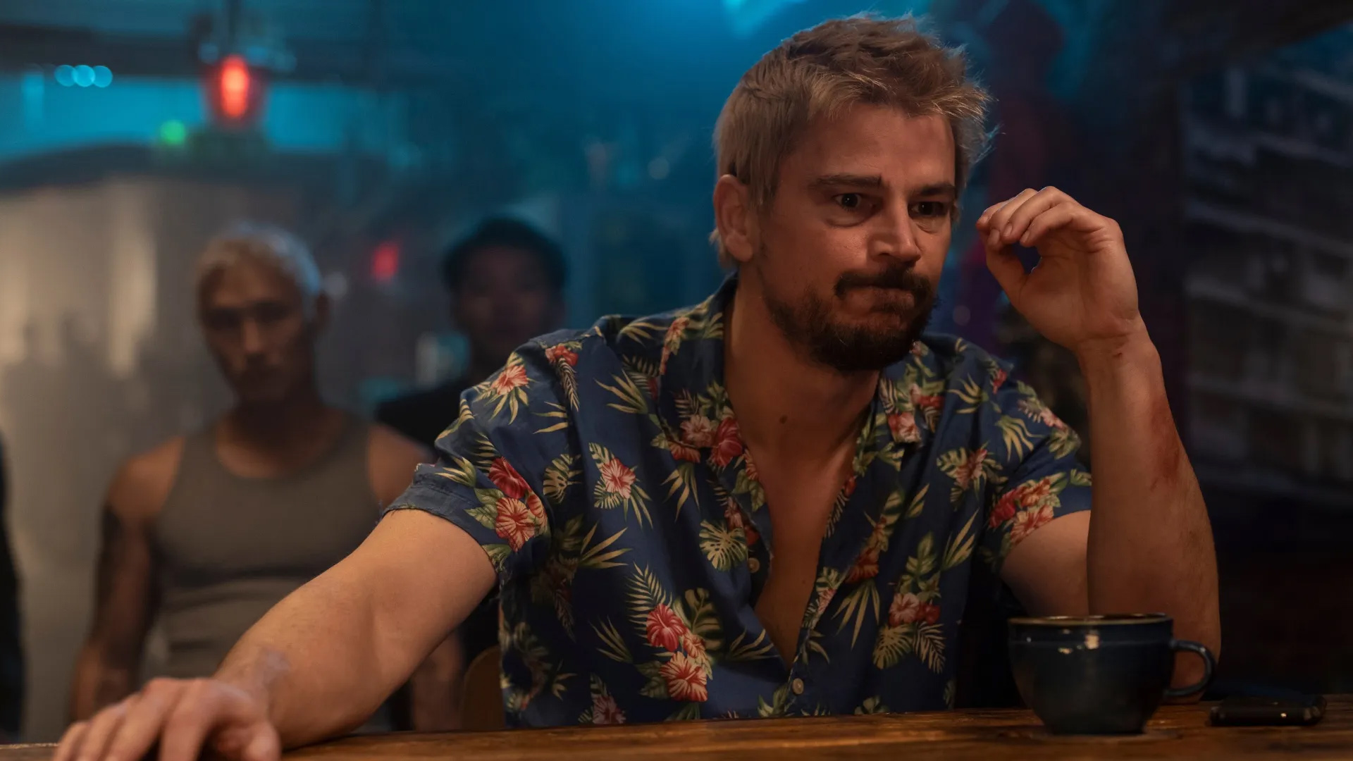 Josh Hartnett caça monstro marinho em nova série de suspense da Netflix ...